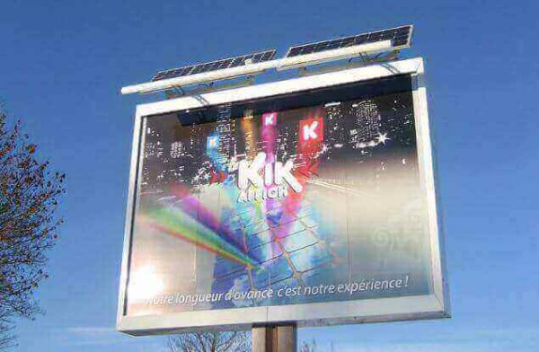 Eclairage panneau publicitaire solaire LED - Takoussane Energy